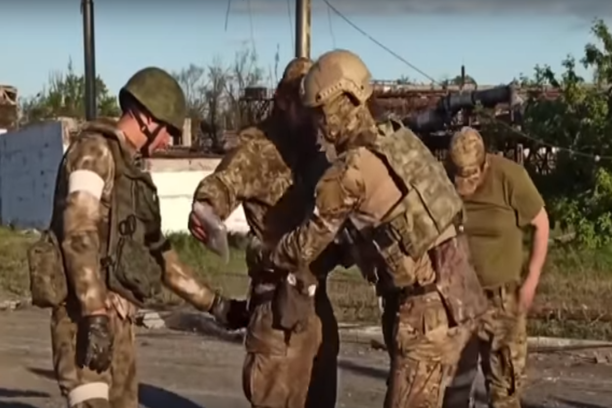 Russia says nearly 1,000 Ukrainians have surrendered at Azovstal steel ...