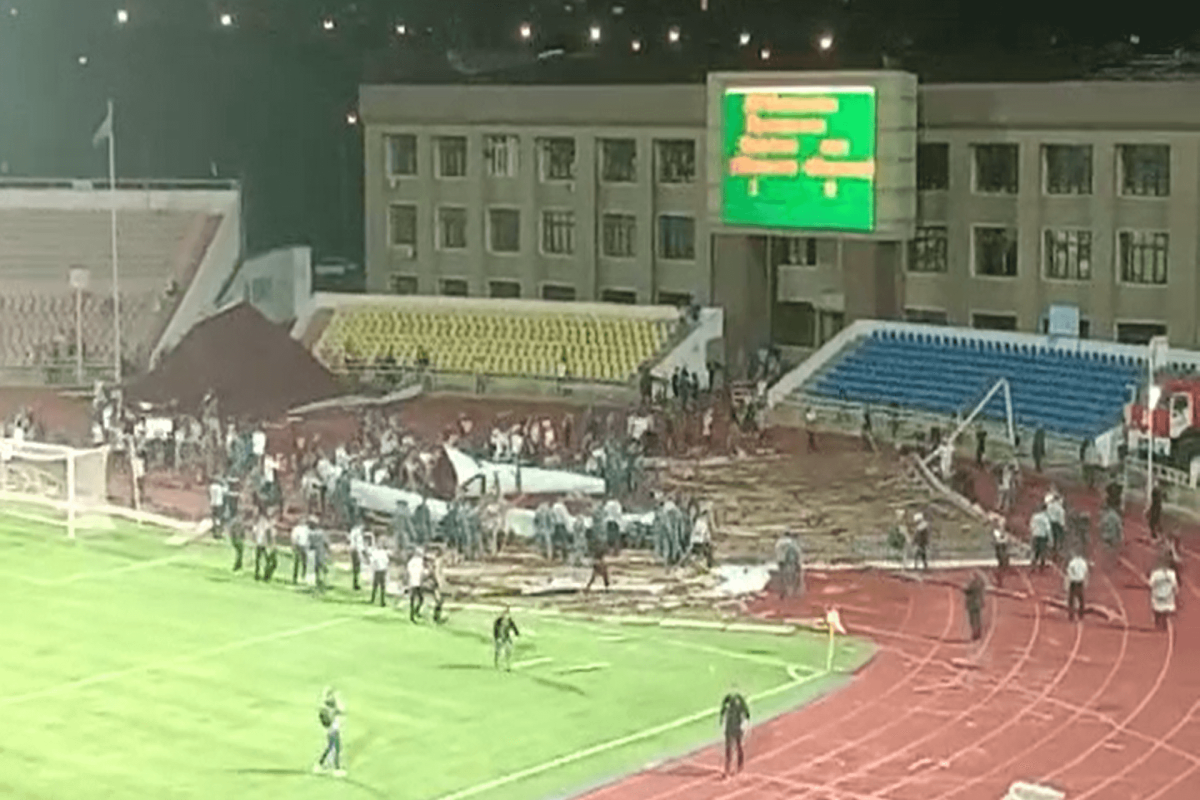 Stadium roof collapsed during a football match in Kazakhstan-VIDEO