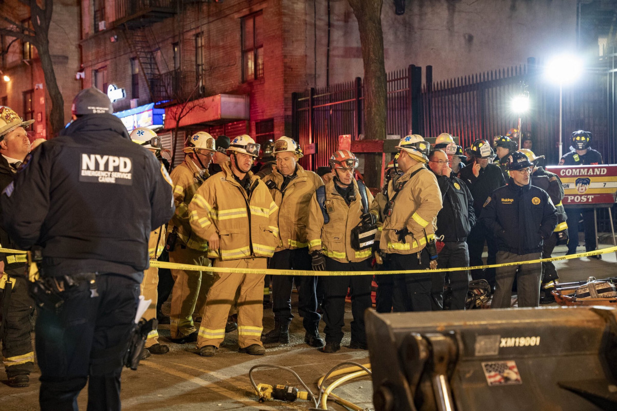 6-story residential building partially collapses in NYC