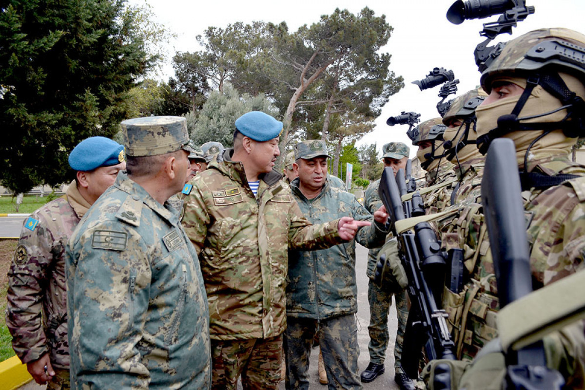 Commander of Kazakh Airborne Assault Troops visits Azerbaijani Commando ...