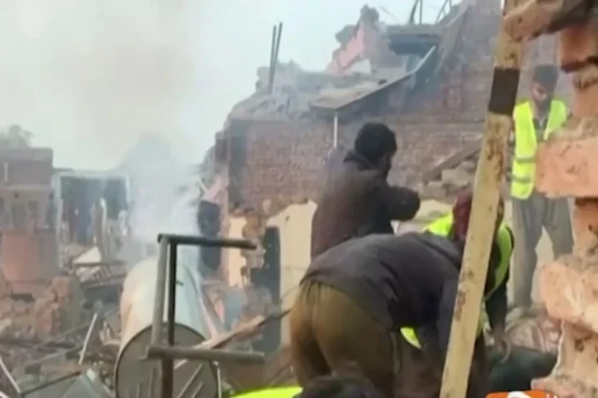 Boiler explosion at a glue-making factory in eastern Pakistan kills 15 ...