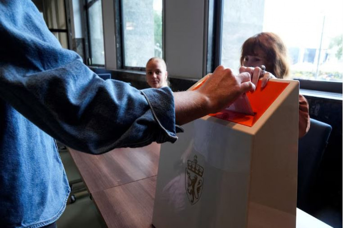 Norwegians vote as Labour Party narrowly favoured to win re-election