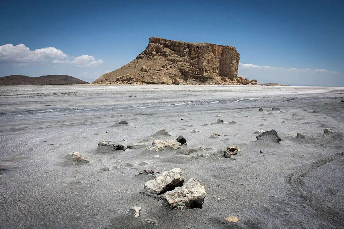 Drying up of Lake Urmia is deepening